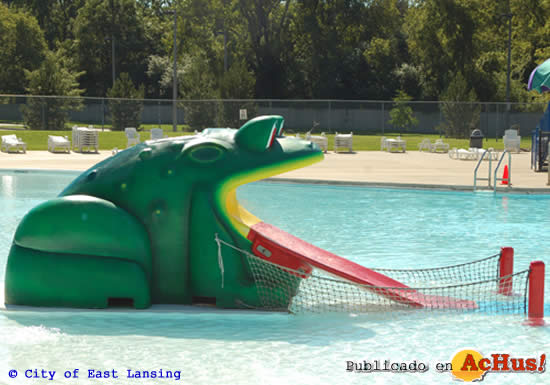 El Campo Aquatic Center Water Slide Amenities | El Campo Lost Lagoon